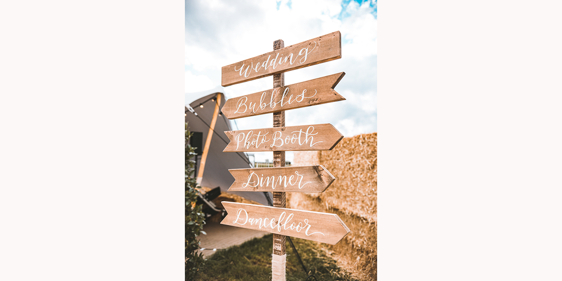 Staander met pijlen hout wedding | Atelier Rosé